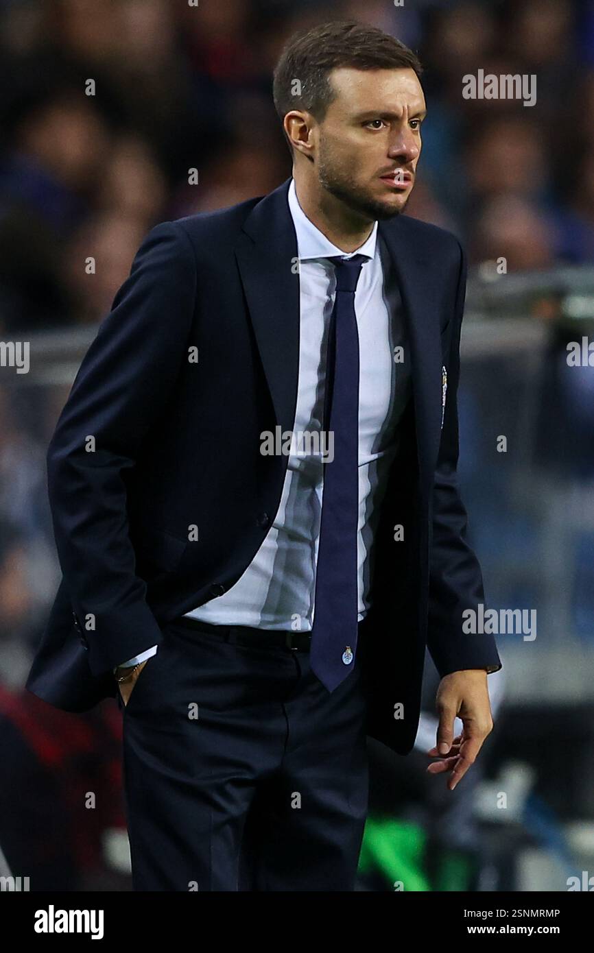 Dragon Stadium, Oporto, Portugal. 13 February, 2025. Pictured left to right, Martín Anselmi (FC ...