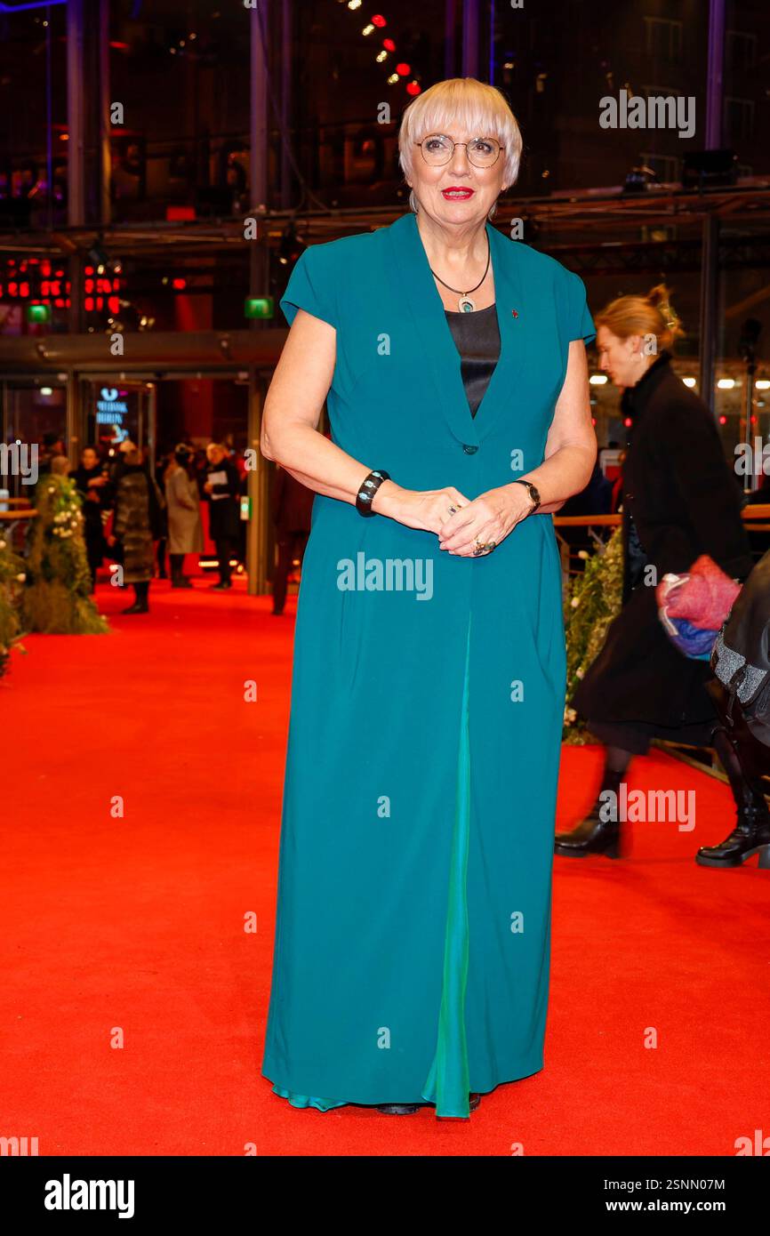 Claudia Roth bei der Premiere Das Licht und roter Teppich zur Eröffnung ...