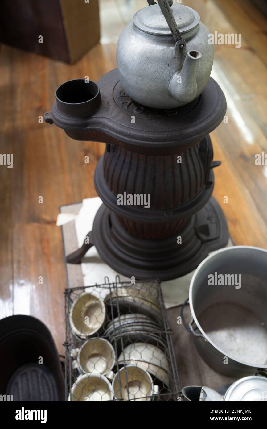 Dharma stove hi-res stock photography and images - Alamy