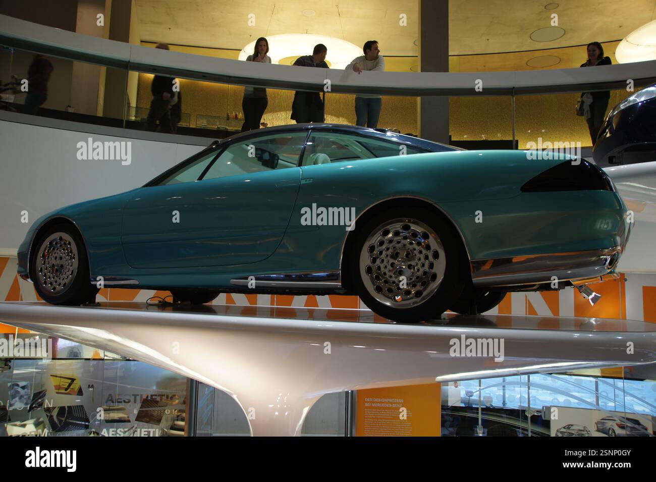 Sleek body features hi-res stock photography and images - Alamy