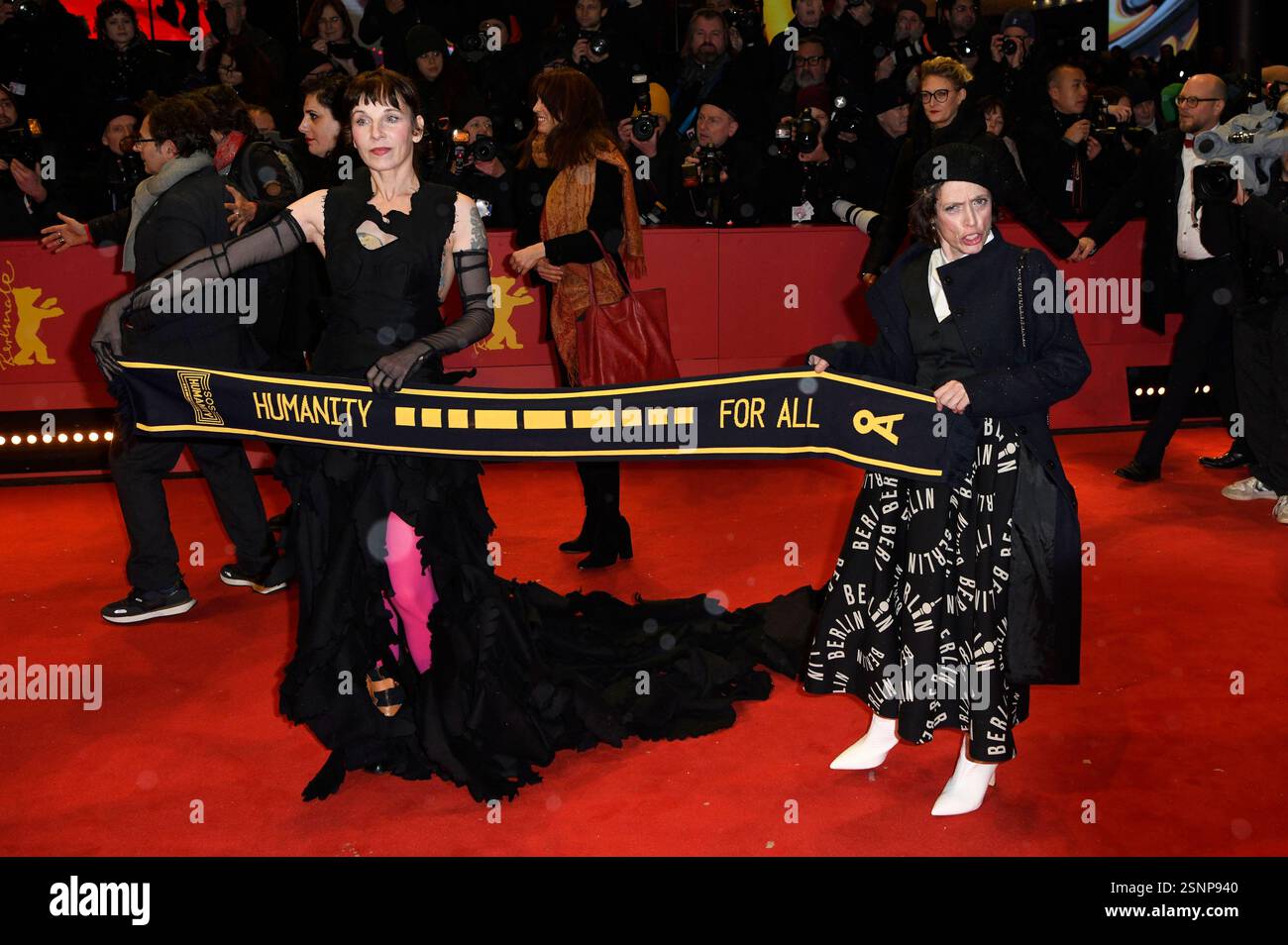 Meret Becker und Anna Thalbach bei der Festivaleröffnung und der Premiere des Kinofilms Das ...