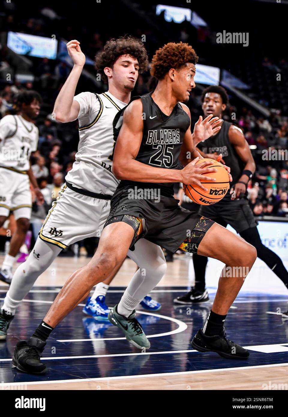 Inglewood, CA. 1st Feb, 2025. Maximo Adams (25) of Sierra Canyon High ...