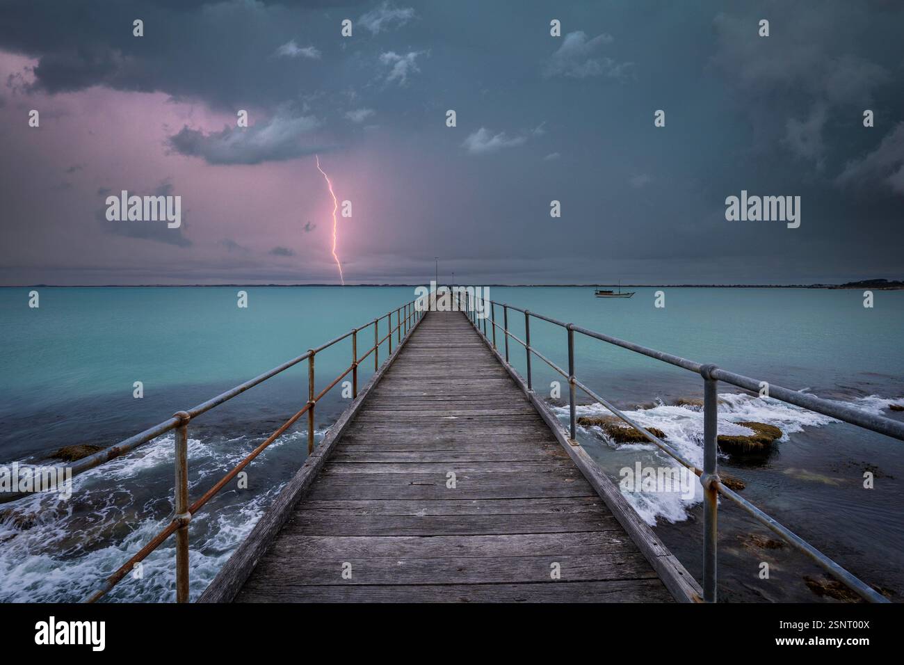 The Robe Jetty in South Australia Stock Photo - Alamy