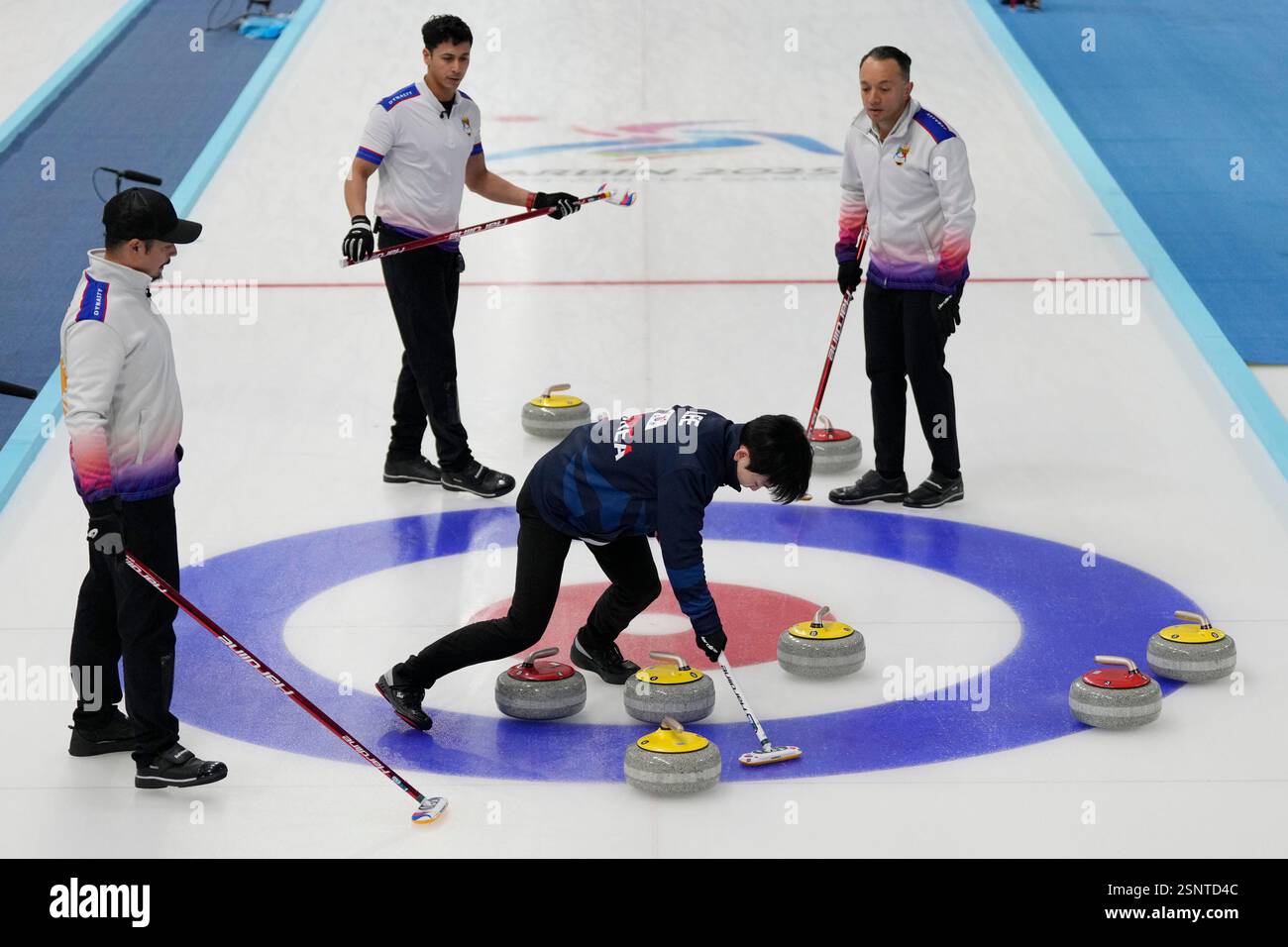 South Korea's Lee Jaebeom, center, plays against Philippines during the ...
