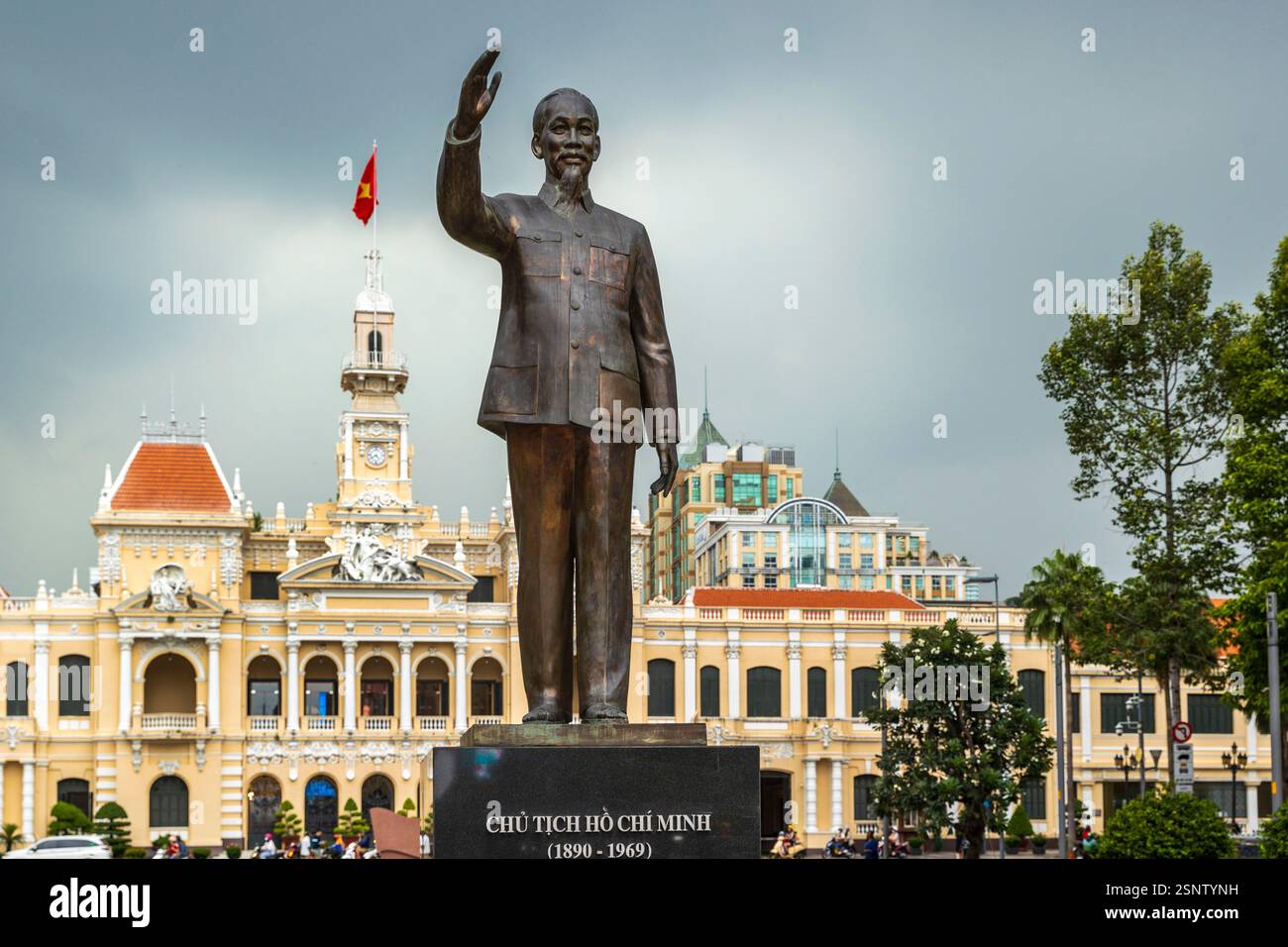 People's Committee Building and statue of Ho Chi Minh, Ho Chi Minh ...