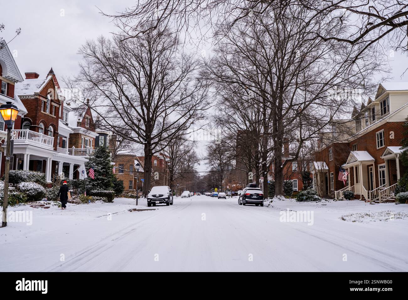 Norfolk Virginia - January 22 2025: A Snow Covered Street After A Storm ...