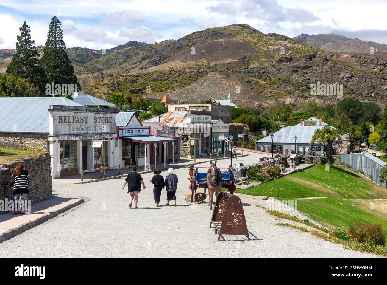 Historic street, Cromwell Heritage Precinct, Melmore Terrace, Cromwell ...