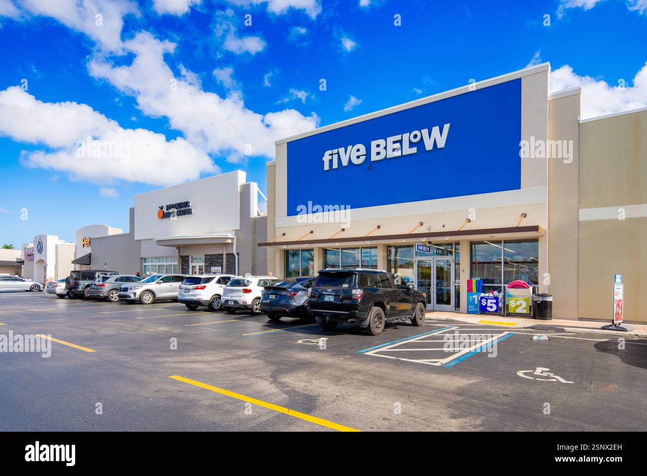 Pediatric associates hi-res stock photography and images - Alamy