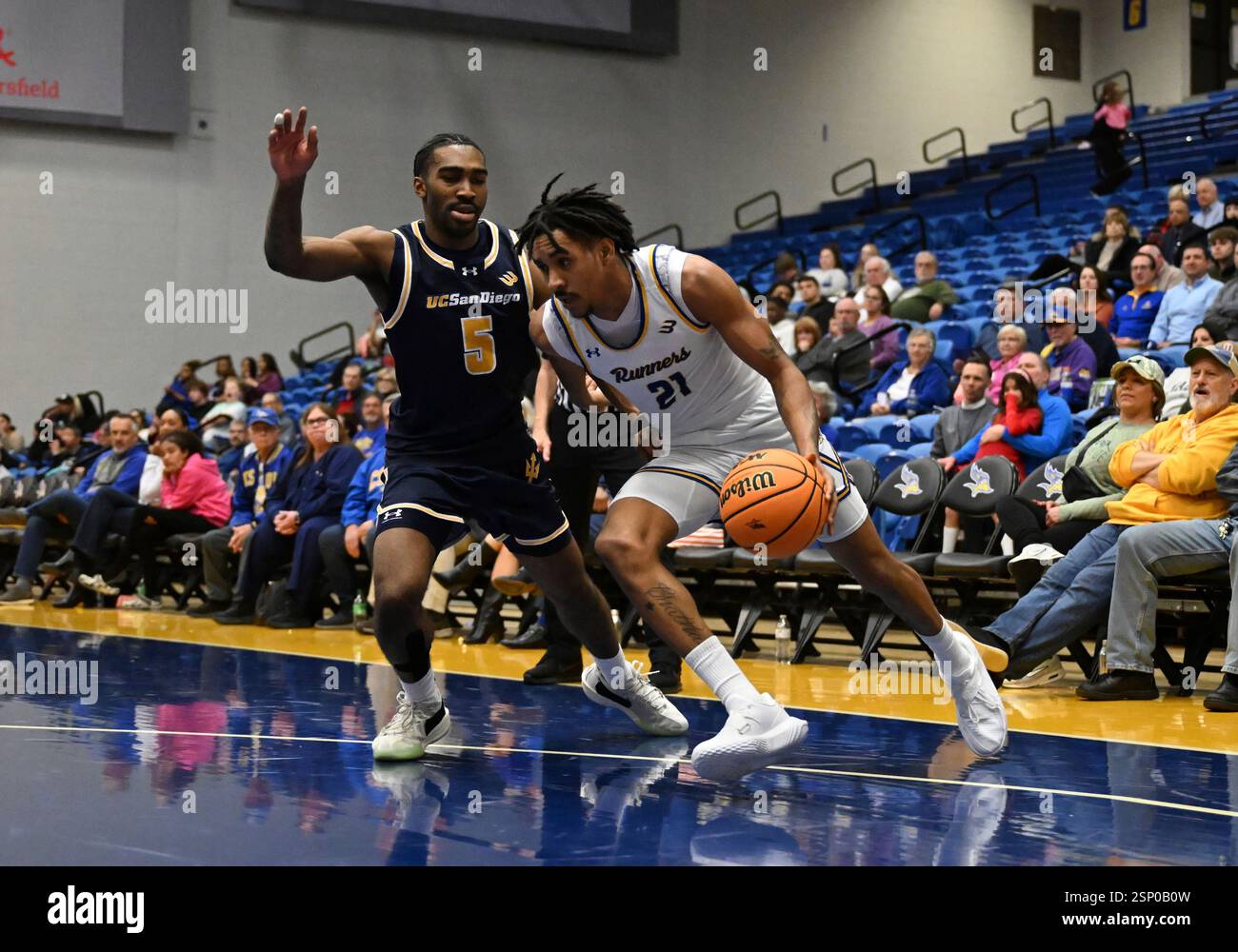 BAKERSFIELD, CA - FEBRUARY 13: Cal State Bakersfield Roadrunners guard Jemel Jones (21) drives ...