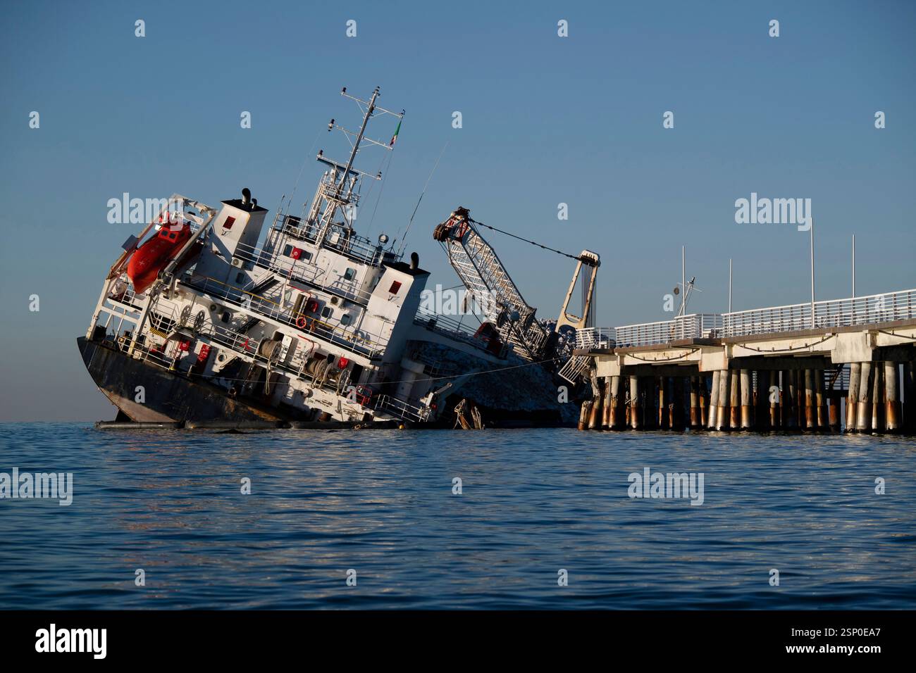 Ship disaster of the merchant ship sunk in Marina di Massa that ...