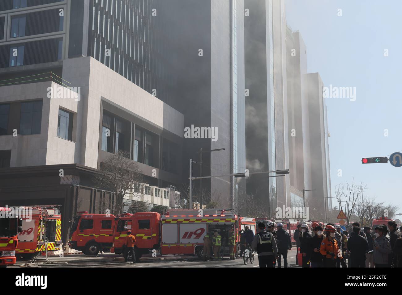 (250214) -- BUSAN, Feb. 14, 2025 (Xinhua) -- This photo taken on Feb ...
