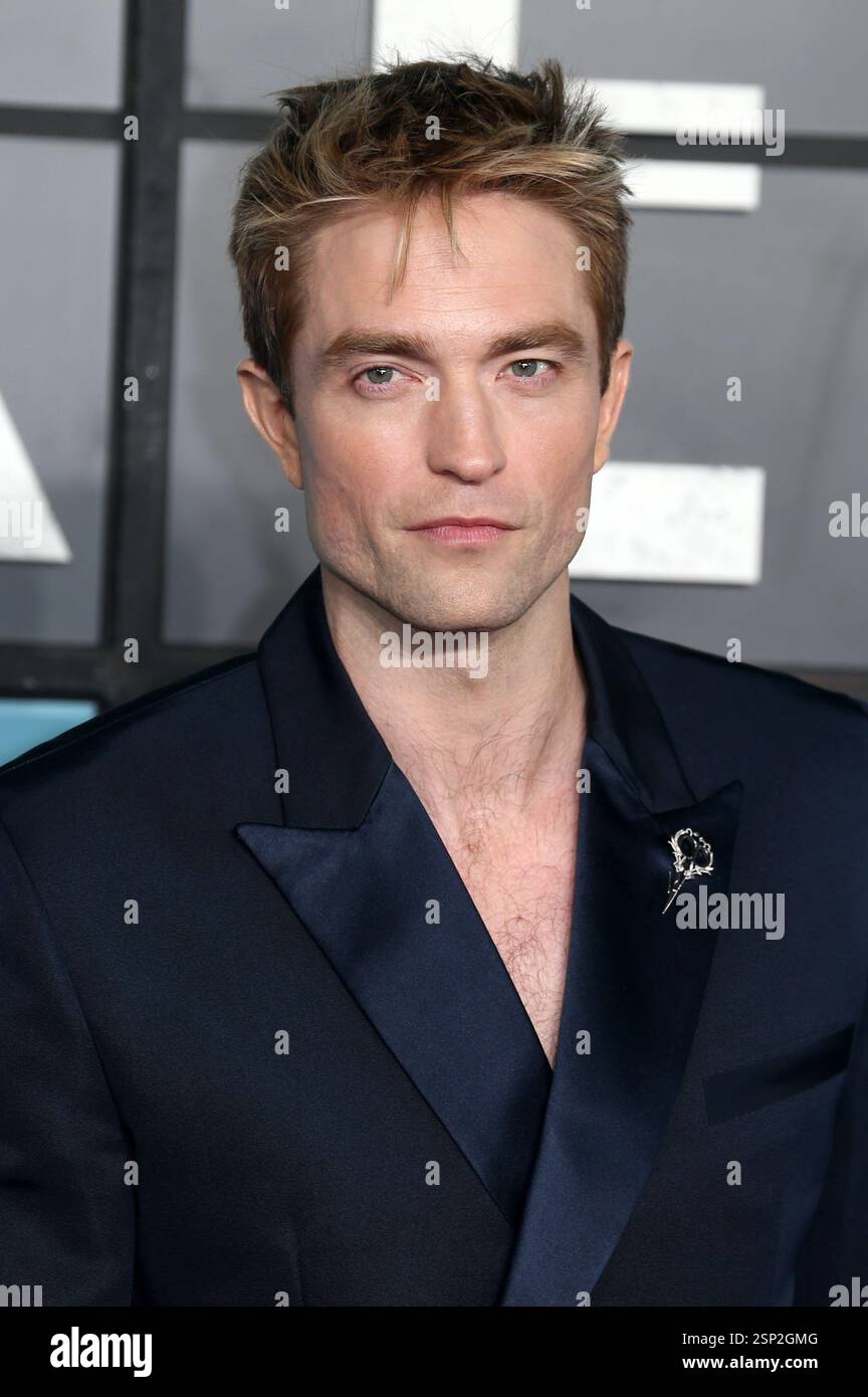 Robert Pattinson attends the "Mickey 17" World Premiere at Cineworld ...