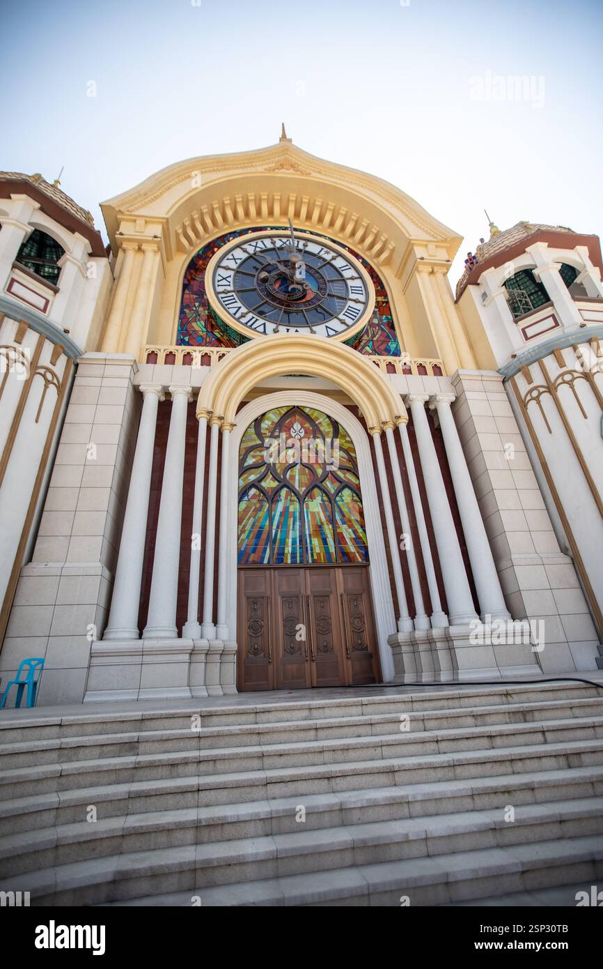 View of the Diamond Plaza (???? in Chinese) in the Golden Triangle ...