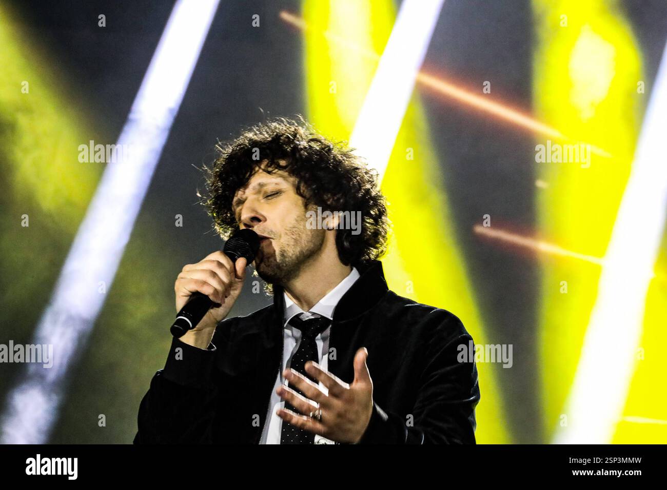 Italian singer Music Concert - ERMAL META - SANREMO 2025 - SUZUKI STAGE ...