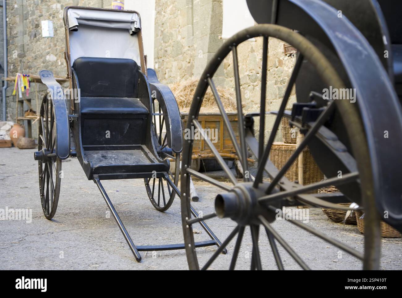 Old fashioned Chinese rickshaw Stock Photo - Alamy