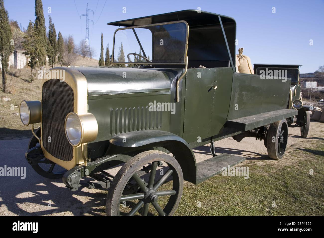 Old fashioned lorry Stock Photo - Alamy