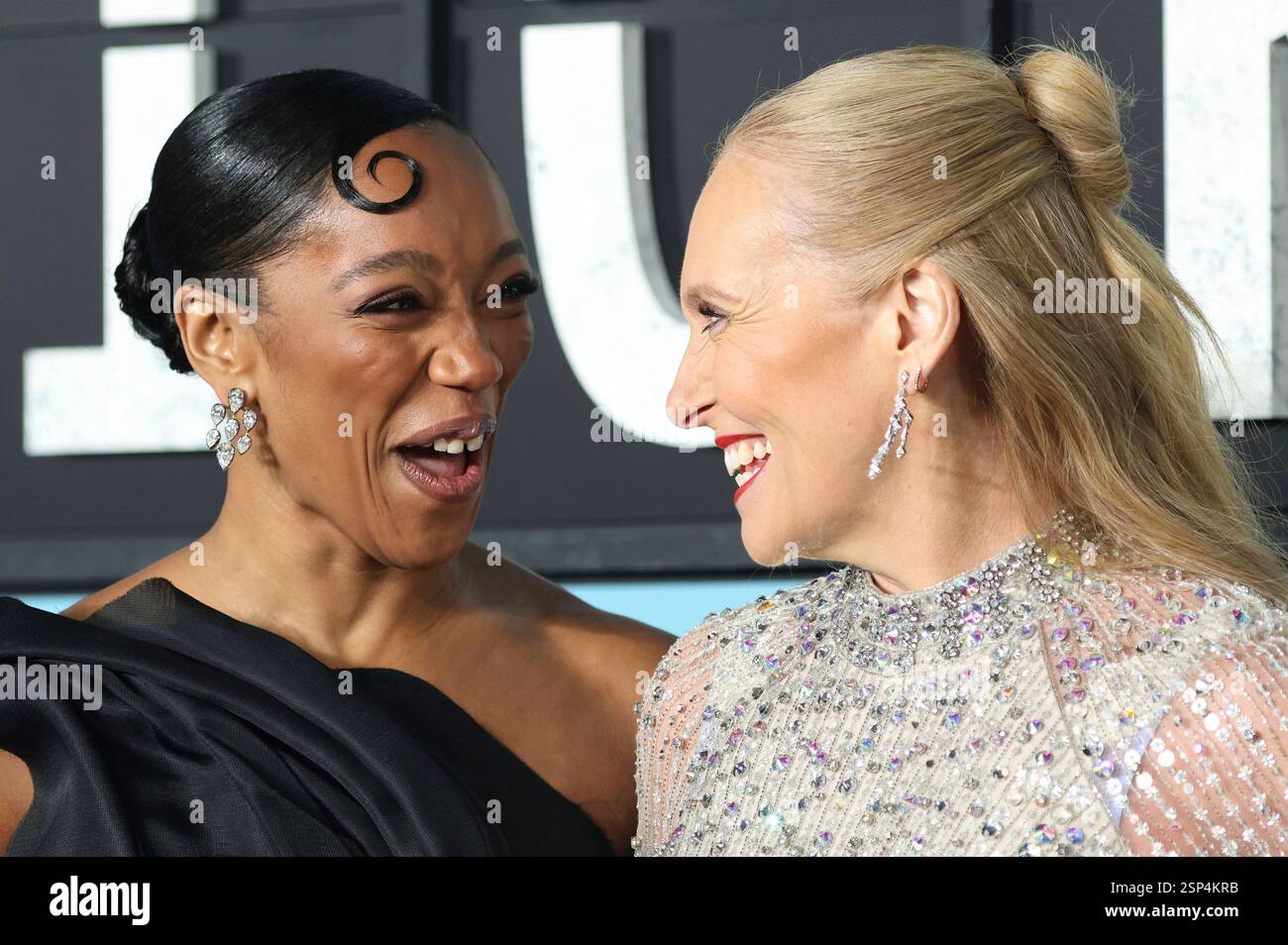 Naomi Ackie und Toni Collette bei der Weltpremiere des Kinofilms Mickey ...
