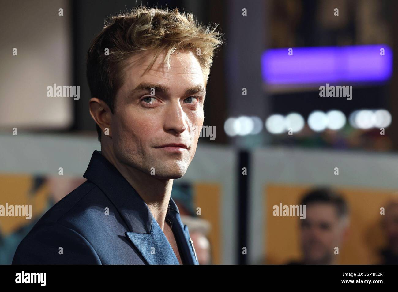 Robert Pattinson bei der Weltpremiere des Kinofilms Mickey 17 im ...