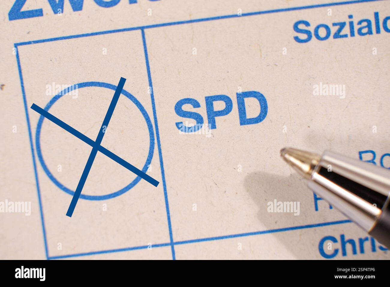 13.02.2025, Wuppertal, Briefwahl vor den Bundestagswahlen am 23.02.2025 ...