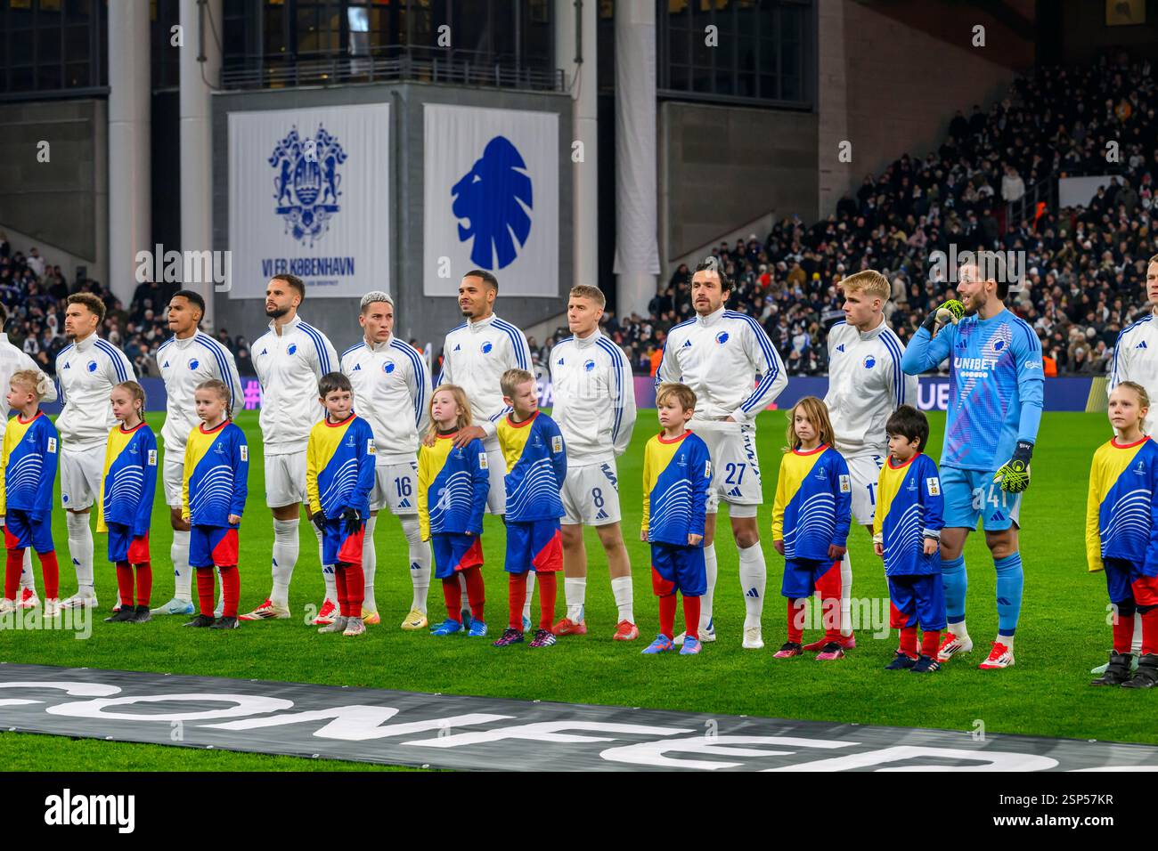 FCK holdopstilling. Lineup. 11 (FCK) - Jordan Larsson, 15 (FCK ...