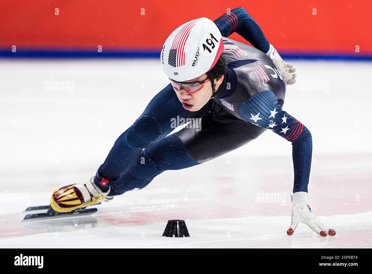 Milan, Italy. 14th Feb, 2025. MILAN, ITALY - FEBRUARY 14: Sean Shuai of ...