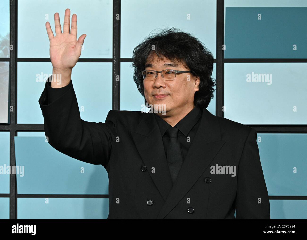 London, UK. 13th Feb, 2025. Bong Joon-ho attends ‘MICKEY 17’ - World ...
