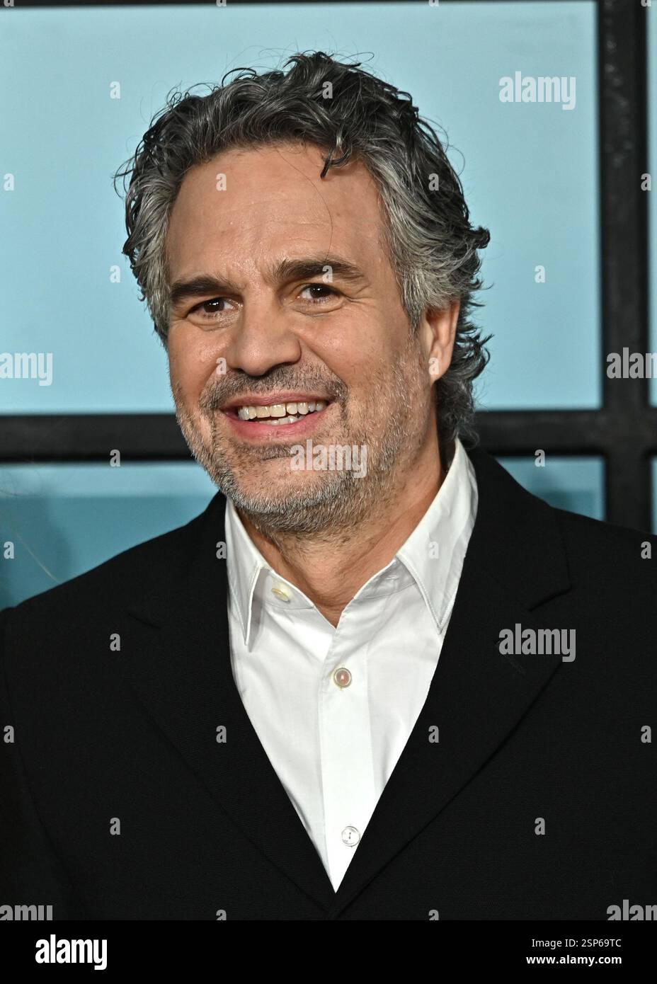 London, UK. 13th Feb, 2025. Mark Ruffalo attends ‘MICKEY 17’ - World ...