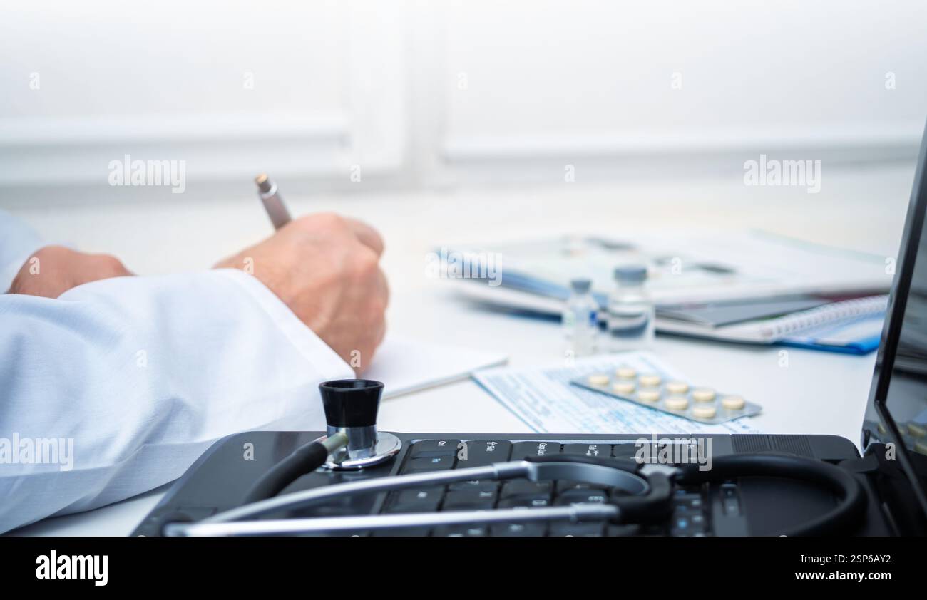 Organized healthcare environment hi-res stock photography and images ...