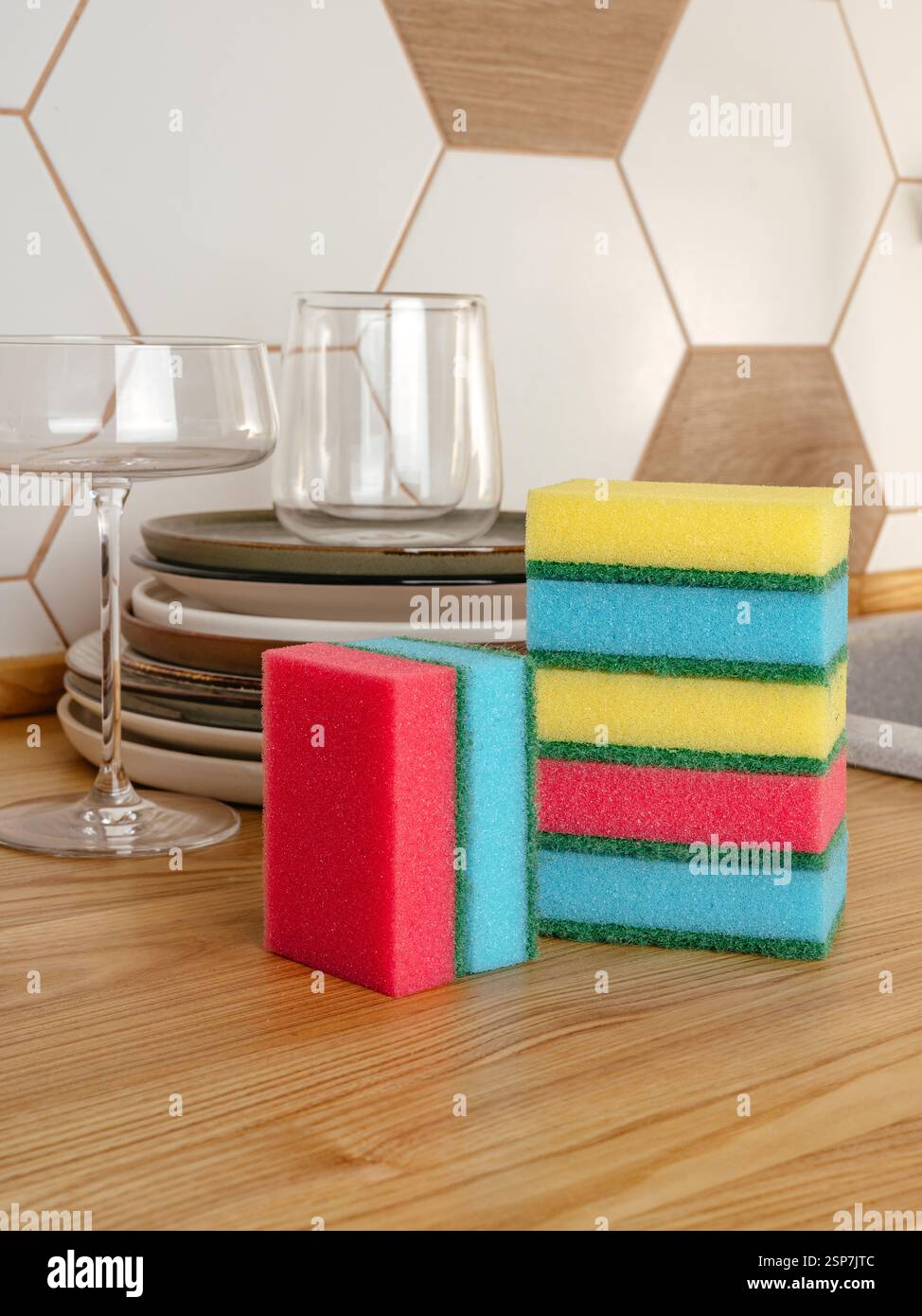 Porous sponge washing dishes hi-res stock photography and images - Alamy