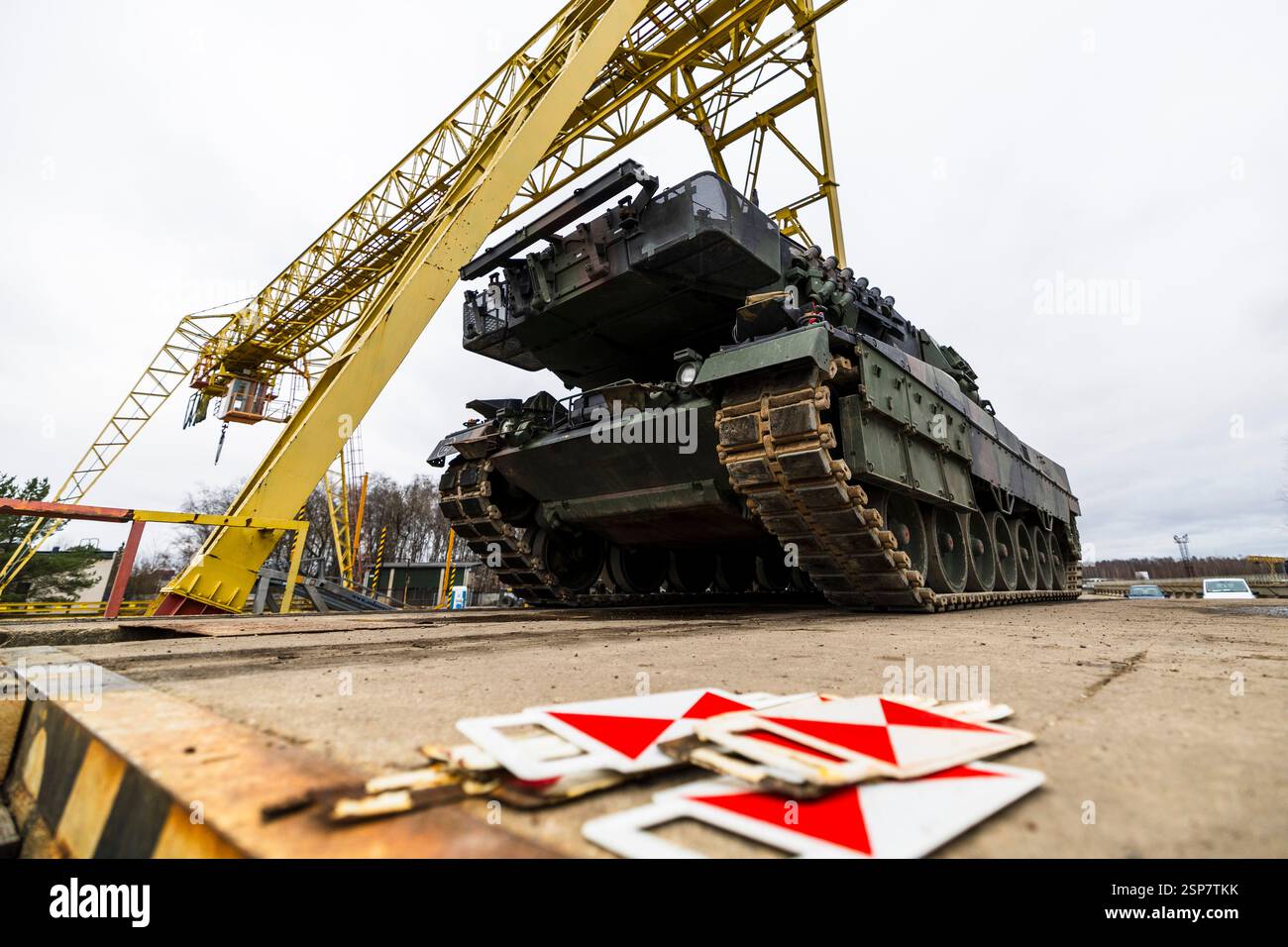 A German Leopard 2A7 main battle tank with enhanced armor and ...