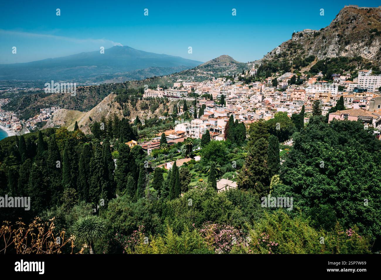 A view from Taormina on the Etna volcano, Sicily, Italy Stock Photo - Alamy