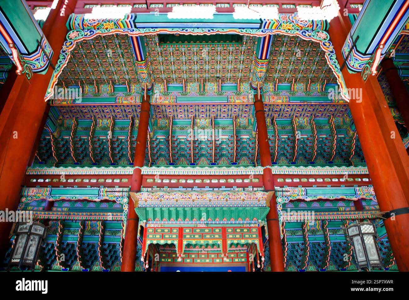 Gyeongbokgung Palace ceiling South Korea. Intricate wood carvings and ...