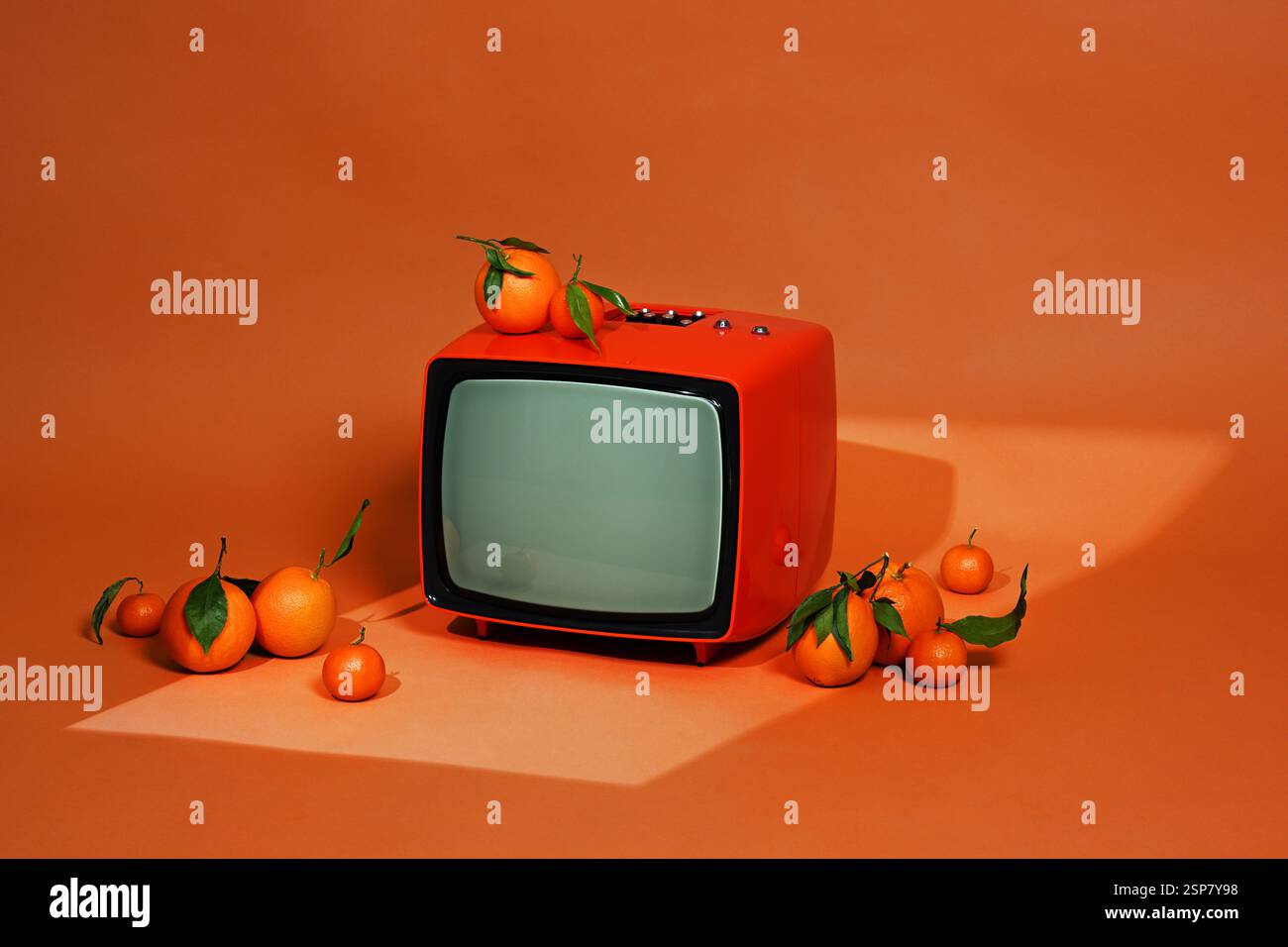 Old analog television hi-res stock photography and images - Alamy