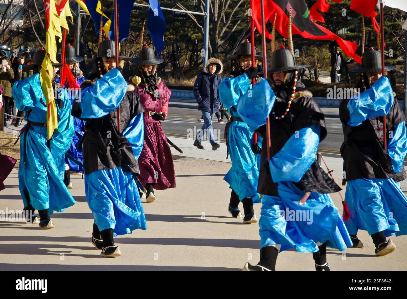 Royal guard South Korea. In vibrant red uniforms and black hats, they ...