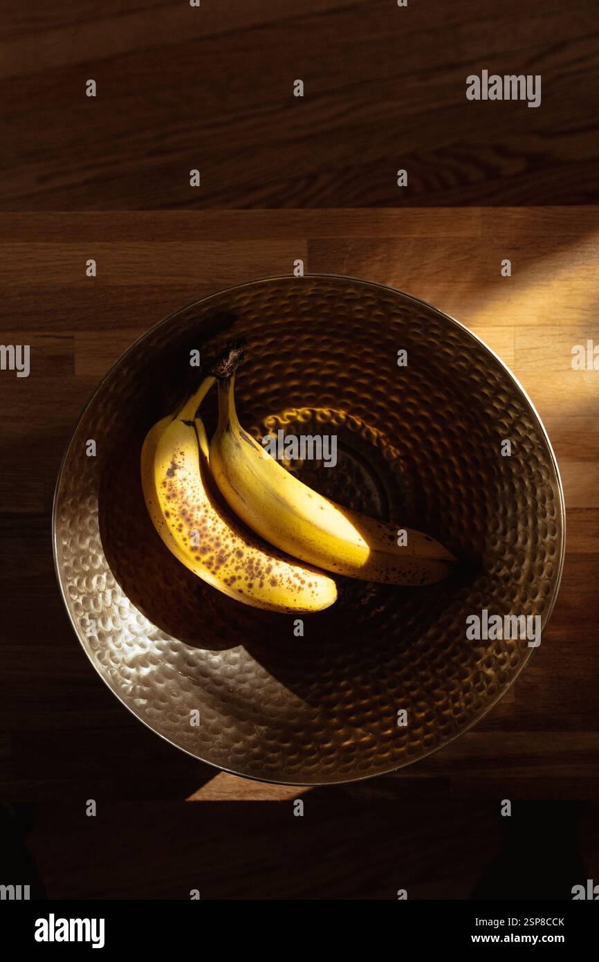 Bananas in kitchen hi-res stock photography and images - Alamy
