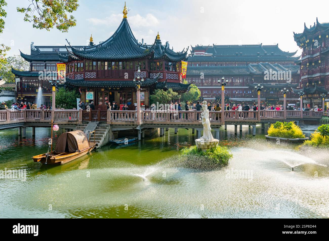 Architectural scenery of Chenghuang Temple Yu Garden in Shanghai, China ...