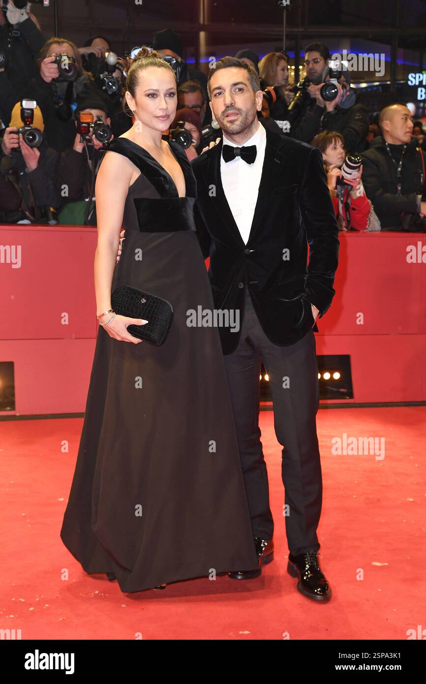Jessica M Barek und Elyas M Barek bei der Premiere Das Licht und ...