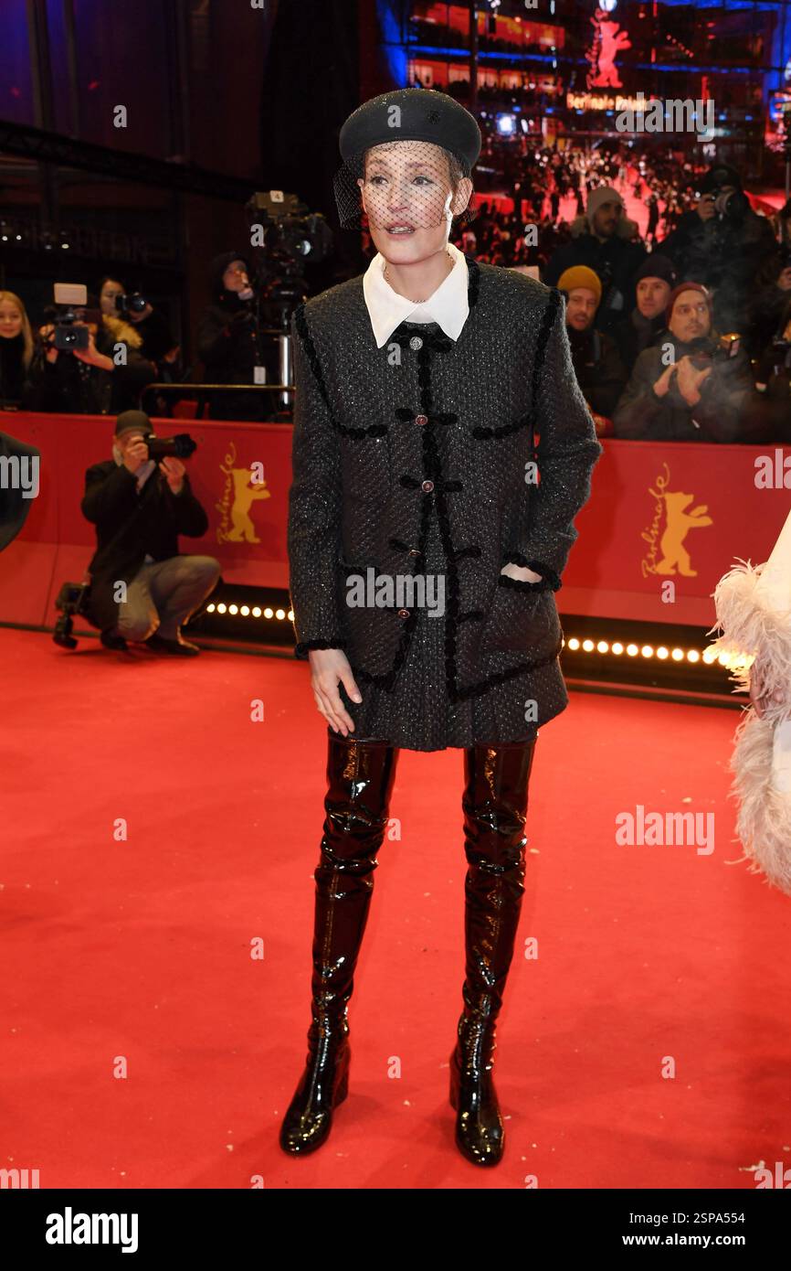 Vicky Krieps bei der Premiere Das Licht und Berlinale Eroeffnung am 13.02.2025 *** Vicky Krieps ...