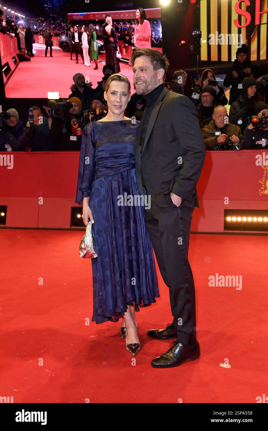 Marisa Bach und Ken Duken bei der Premiere Das Licht und Berlinale Eroeffnung am 13.02.2025 ...