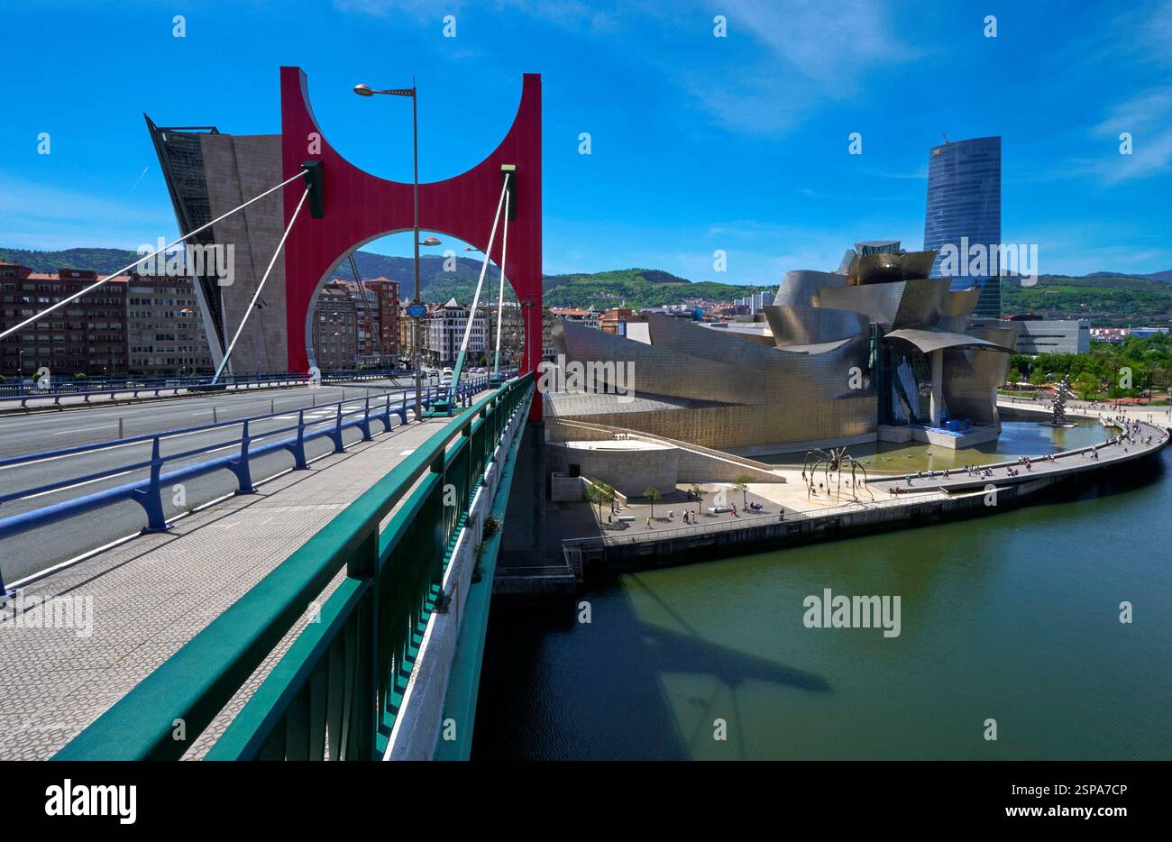 City town promenade urban hi-res stock photography and images - Alamy
