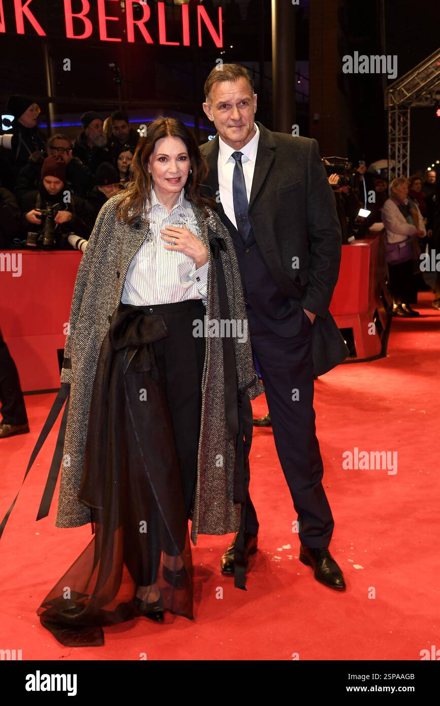 Iris Berben und Heiko Kiesow bei der Premiere Das Licht und Berlinale Eroeffnung am 13.02.2025 ...