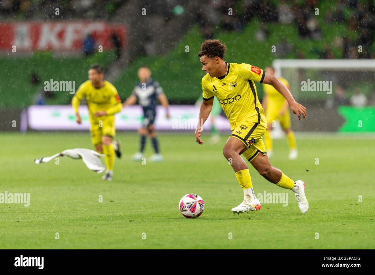 MELBOURNE, AUSTRALIA. 14th Feb 2025. Pictured: Wellington Phoenix ...