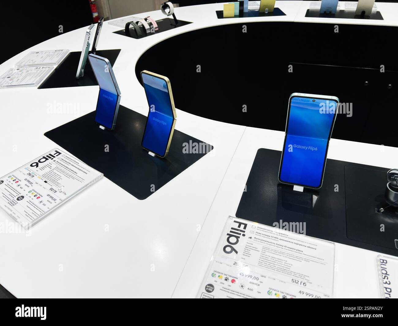 Handheld setup hi-res stock photography and images - Alamy