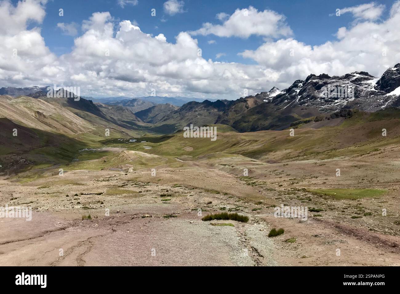 Cinematic range hi-res stock photography and images - Alamy