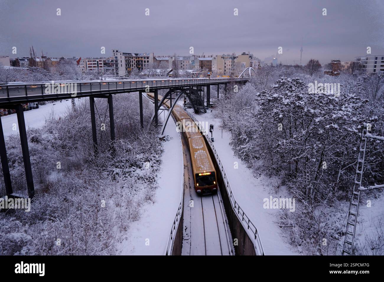 Winter in Berlin Deutschland, Berlin, 14.02.2025, Schwedter Steg, S ...