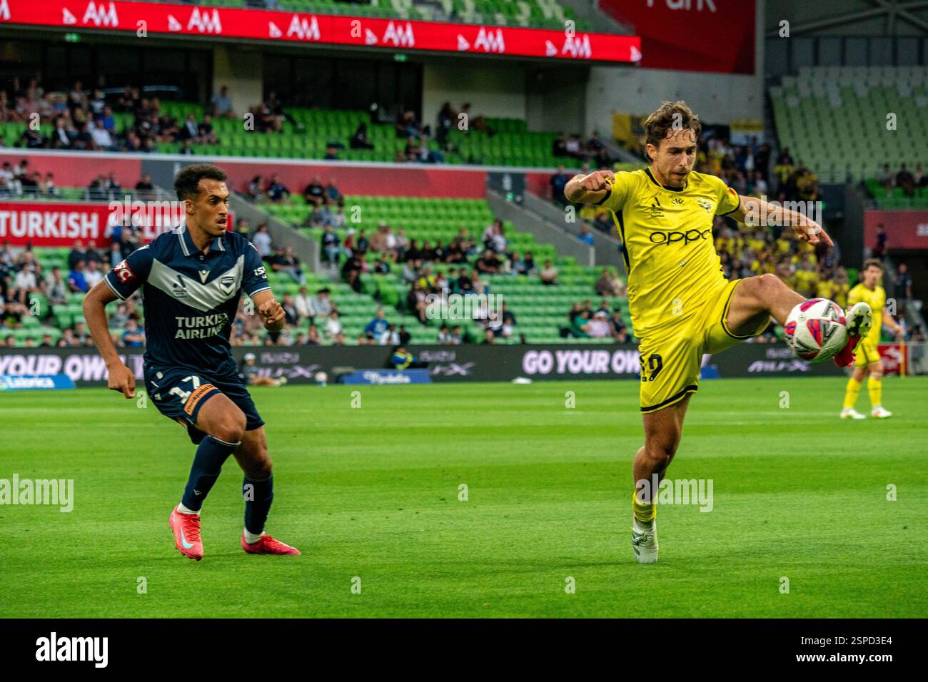 Melbourne, Victoria, Australia. 14th Feb, 2025. Wellington Phoenix FC ...
