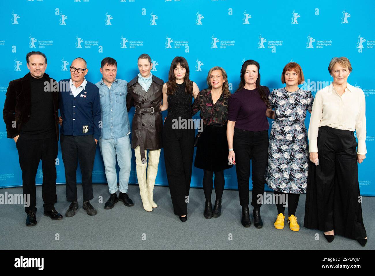 Vincent Perez, Christopher Blauvelt, Giorgos Karnavas, Vicky Krieps ...