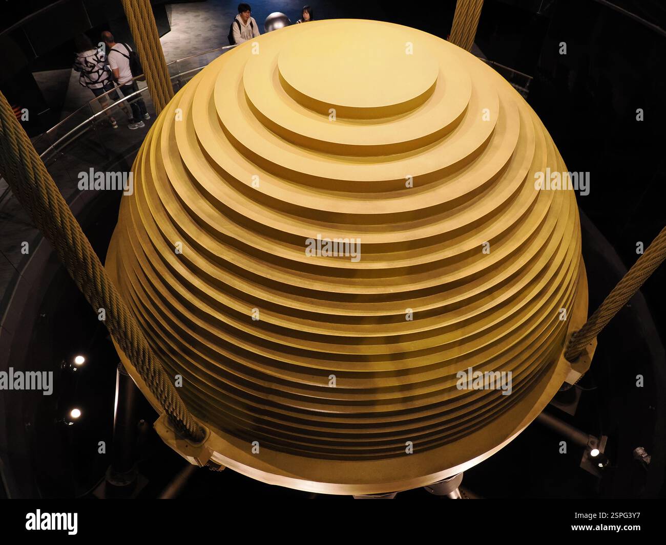 Taipei 101 damper hi-res stock photography and images - Alamy