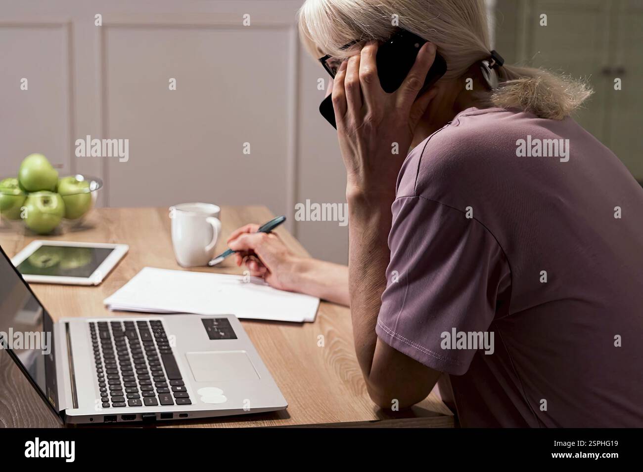 Working productivity hi-res stock photography and images - Alamy