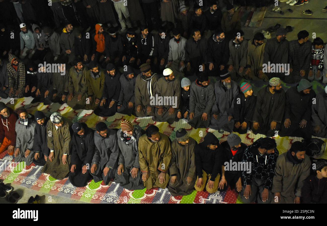 Muslim offer Isha prayers at night during the Shab-e-Barat at the ...